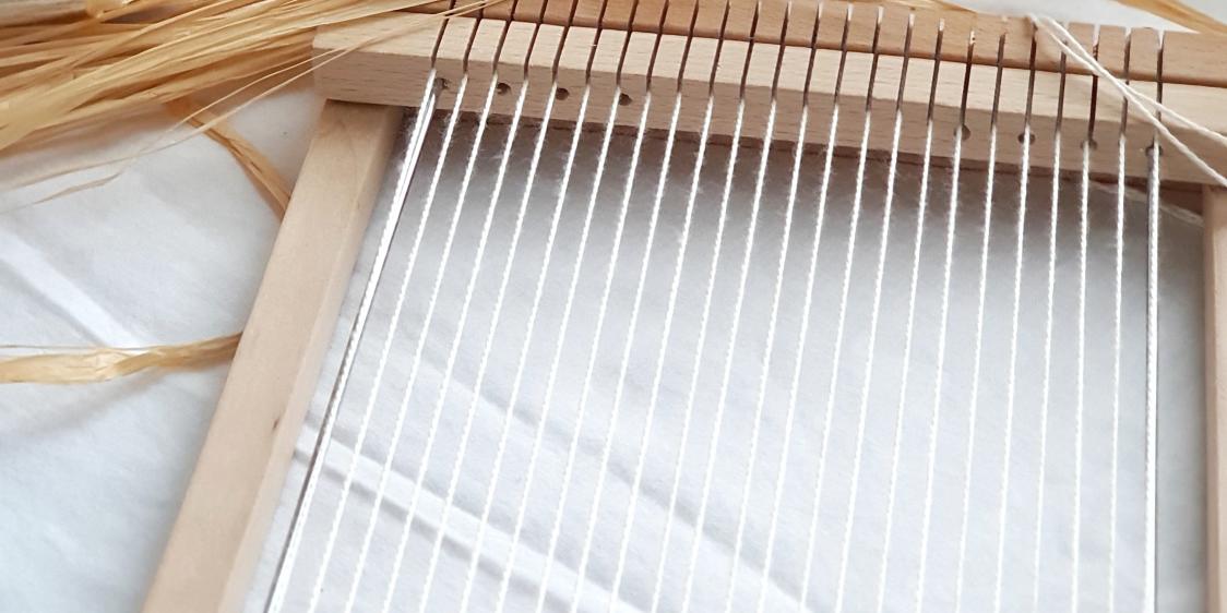 Outreach Class: Peg Loom Weaving at Carrowdore Community Centre | AND ... Outreach Class: Peg Loom Weaving at Carrowdore Community Centre | AND ...